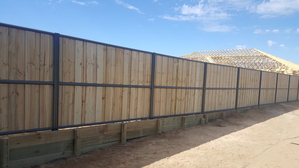 Ezyclip Style Lap and Cap Fence - EKO PALINGS